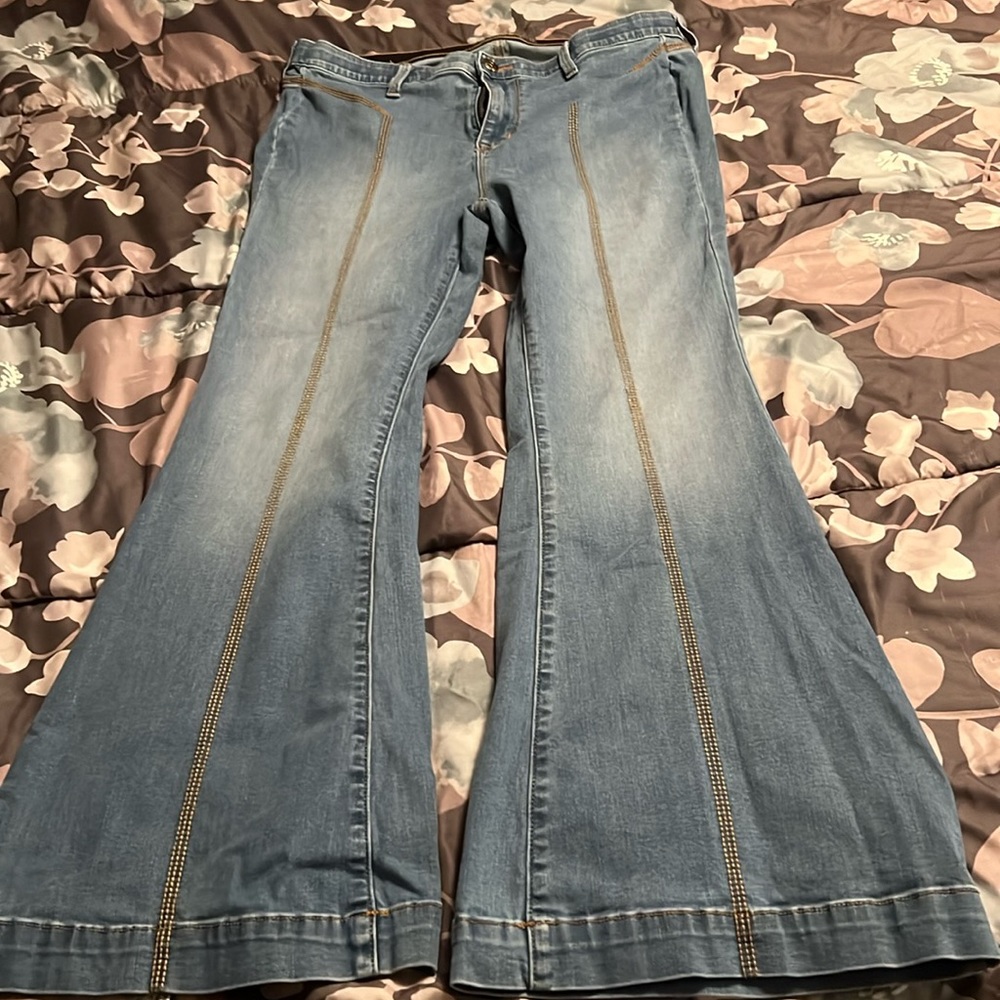 Low Rise Flare Bottom Jeans - Gem